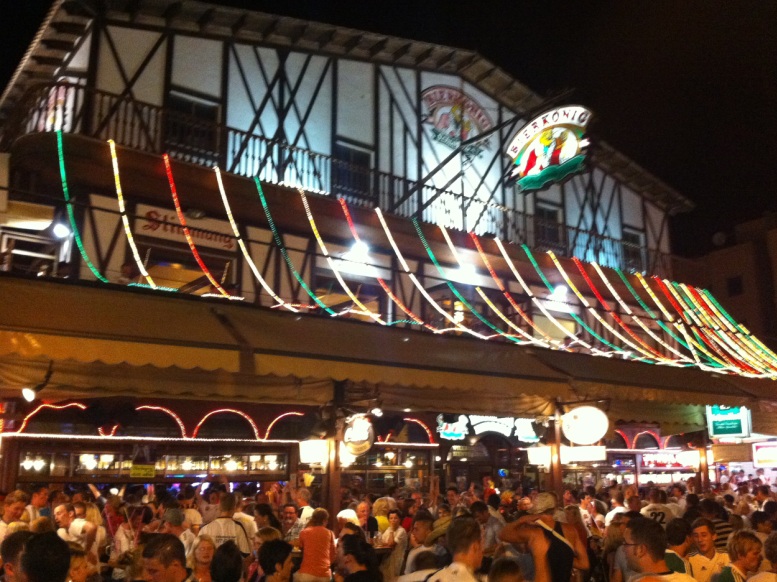 Ballermann Mallorca – Touristenhochburg an der Playa de Palma ...